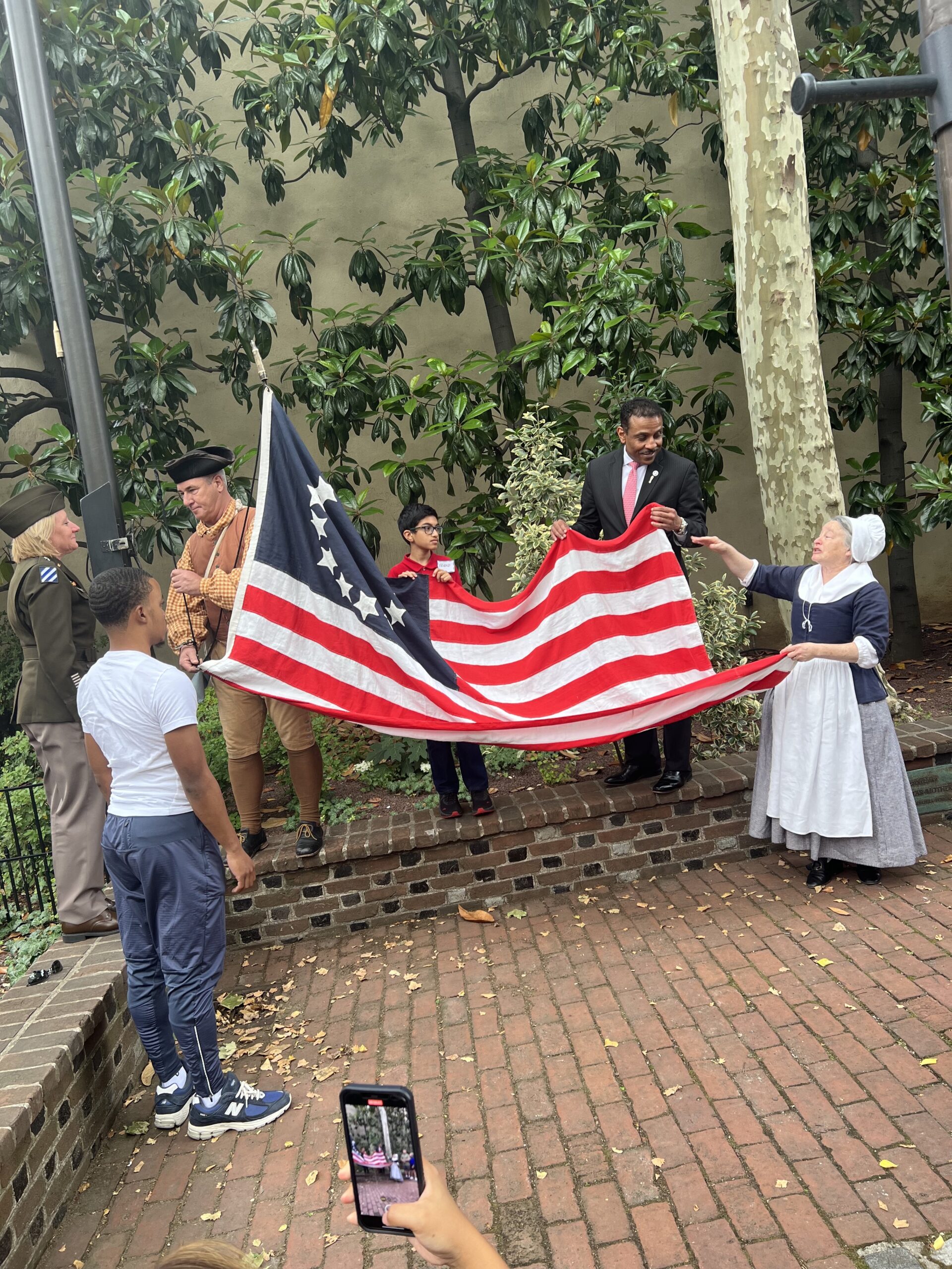 Superintendent Celebrates Flag Day - The School District of Philadelphia